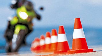 Grundkurs für Motorräder und Roller - FM Fahrschule Mannhard